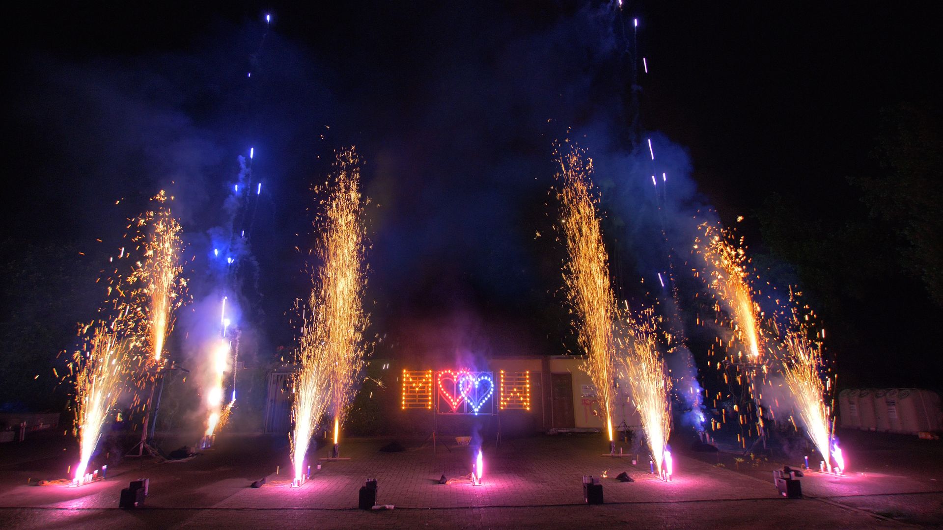 Professionelles Feuerwerk und Pyrotechnik für jedes Event - Pyrotechnik ...